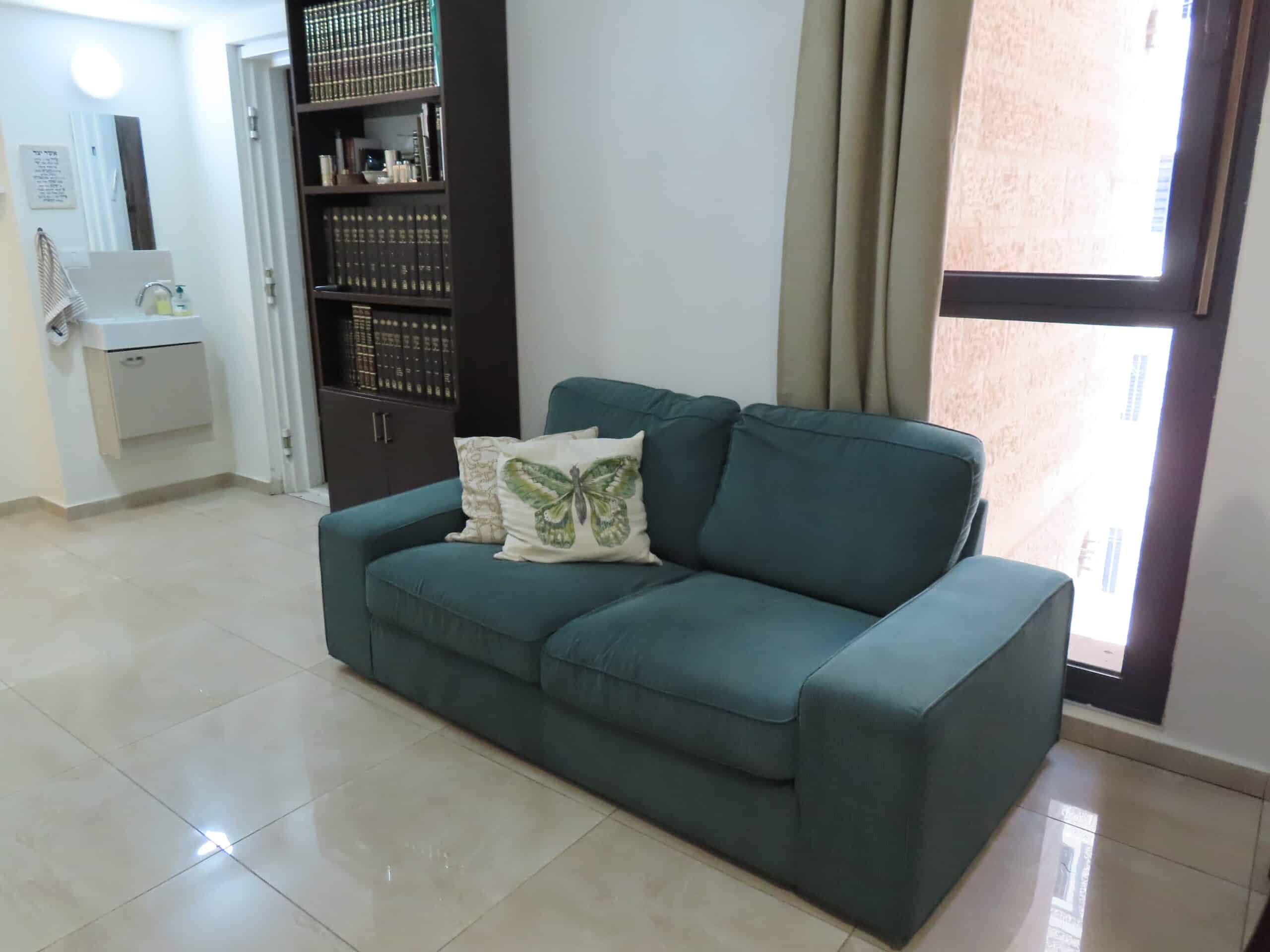 apertment in romema - המשכיר